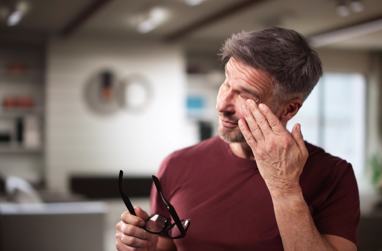 What Do Dry Eyes Feel Like? | Calgary